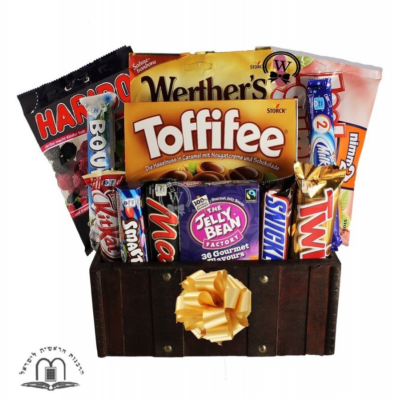 Treats Treasure Box – Gift Basket Israel | Place Your Order Today!